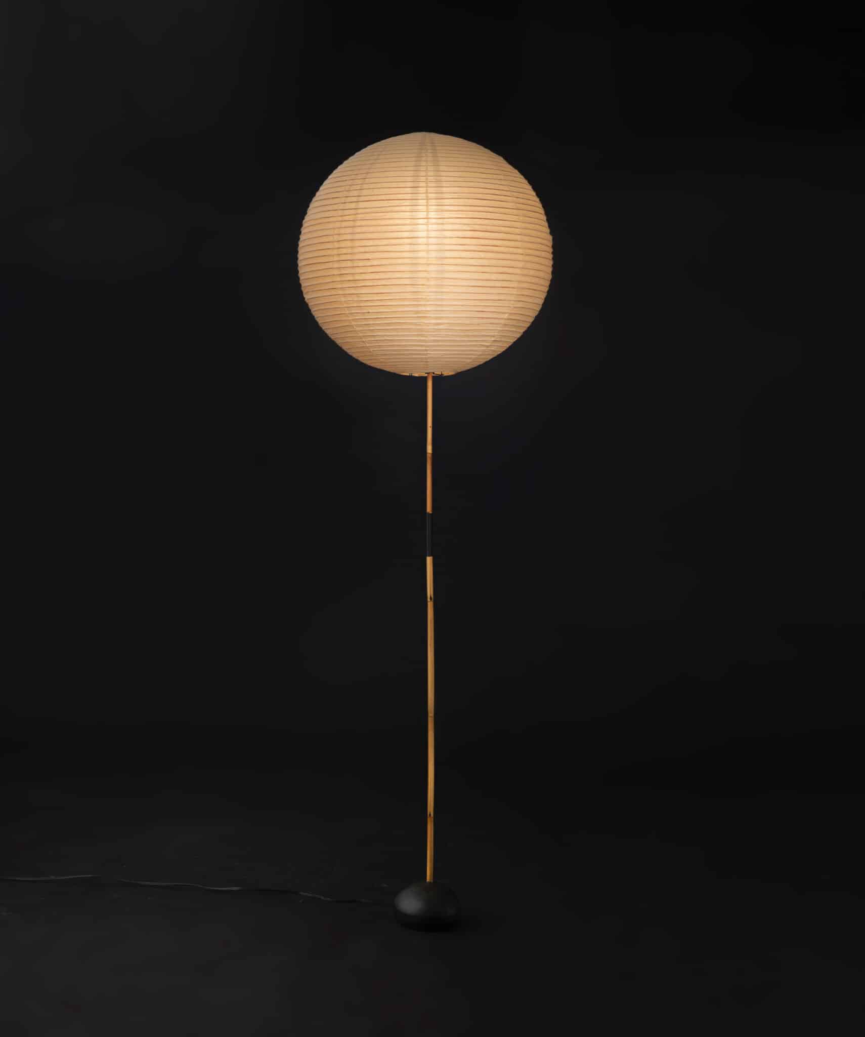 Akari modèle 55A sur base BB3 | WA Design Gallery